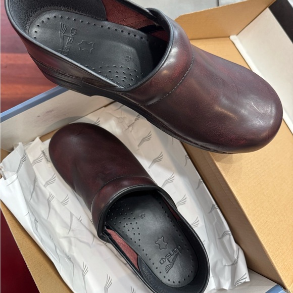 Dansko | Shoes | Dansko Womens Cordovan Colored Clogs | Poshmark